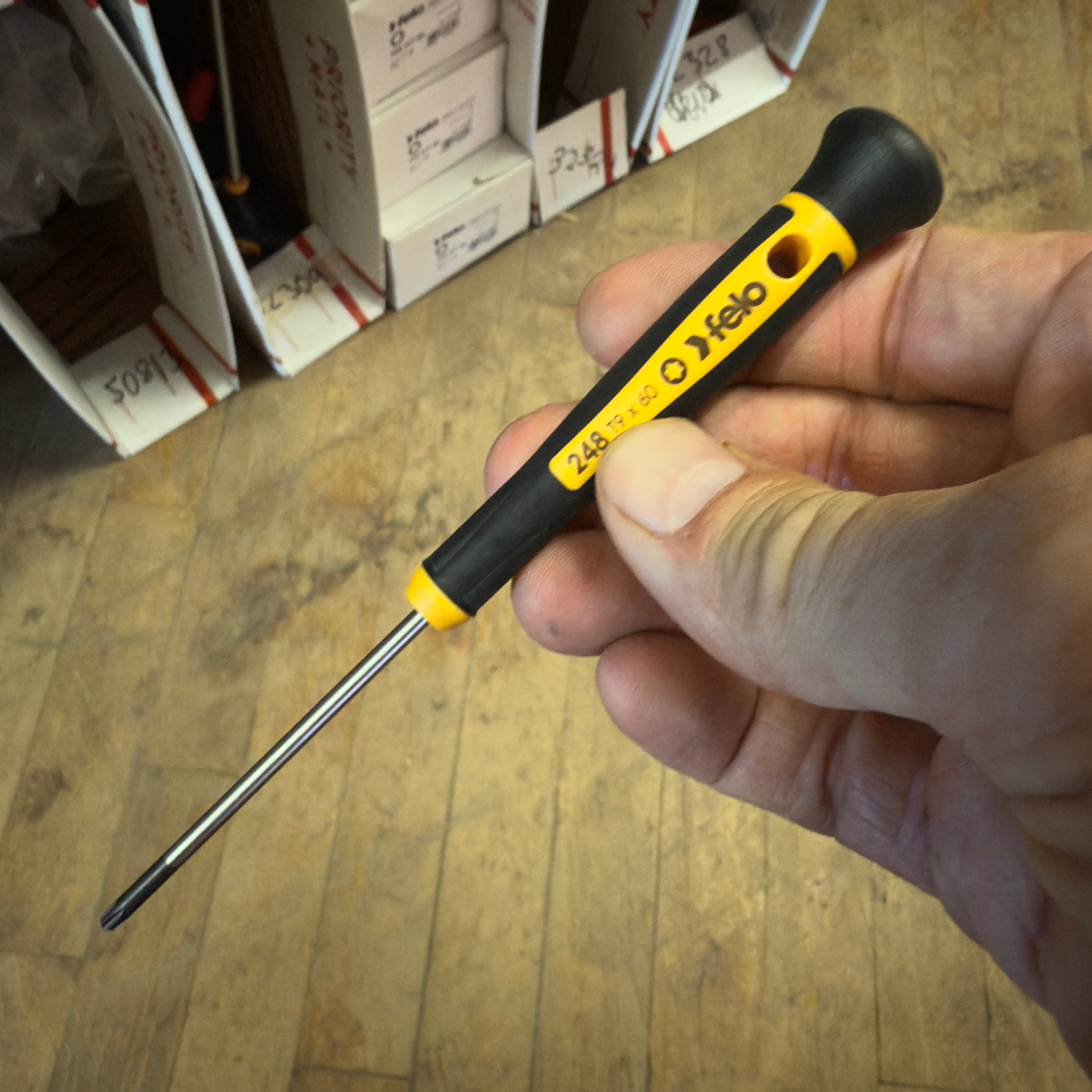 Felo Precision Torx T9 Screwdriver 2 3/8" (31798) – Harry J. Epstein Co.