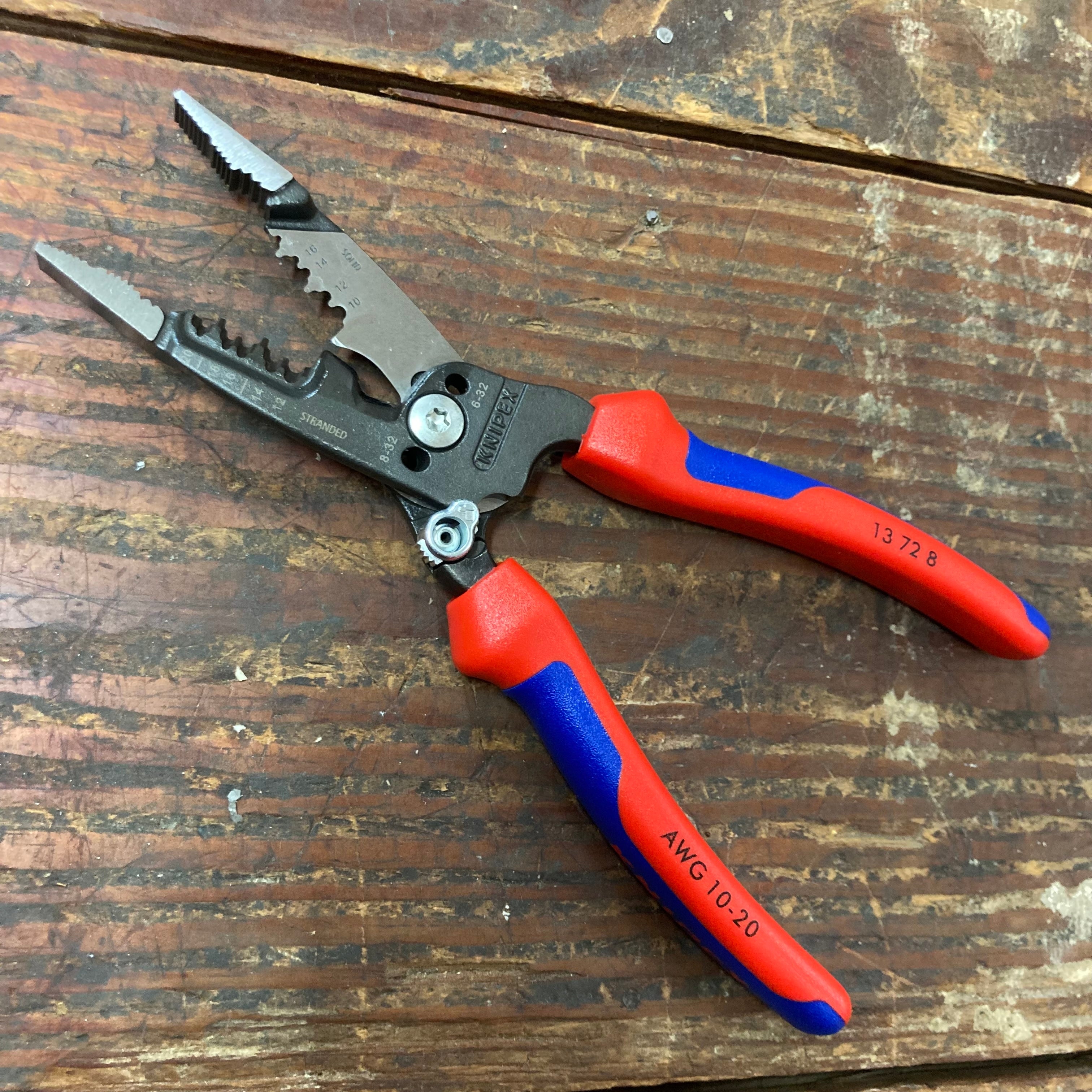 Knipex 8" Forged Wire Stripper 20-10 AWG (13728) – Harry J. Epstein Co.
