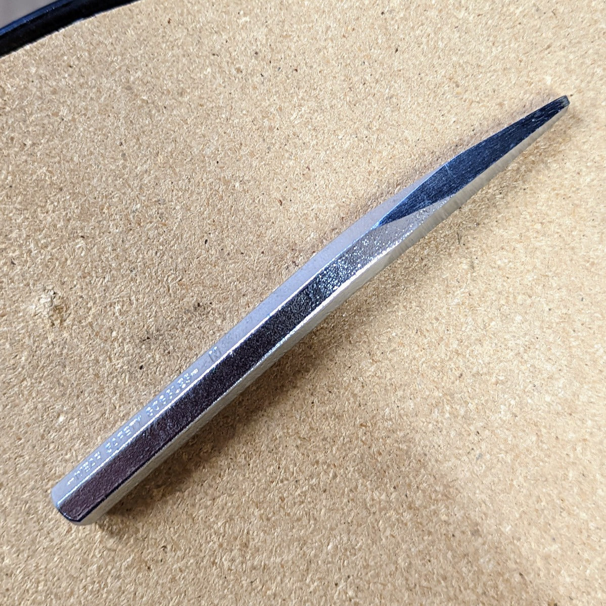 Wilde 1/8" Diamond Point Chisel (CD432) – Harry J. Epstein Co.